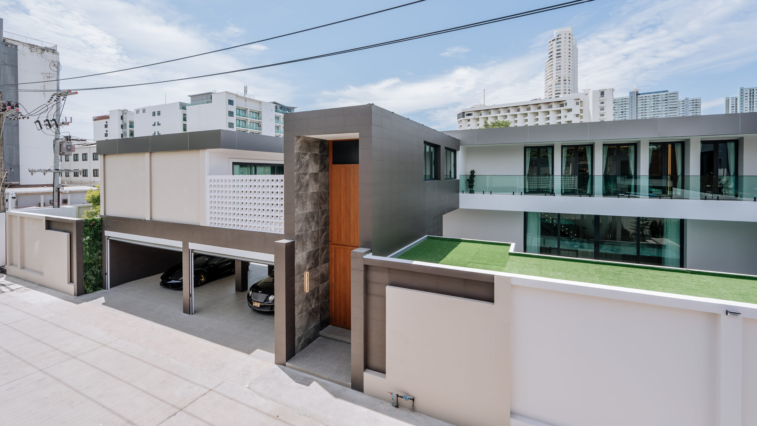 Jomtien Luxury Pool villa By Uhouse - U House Property